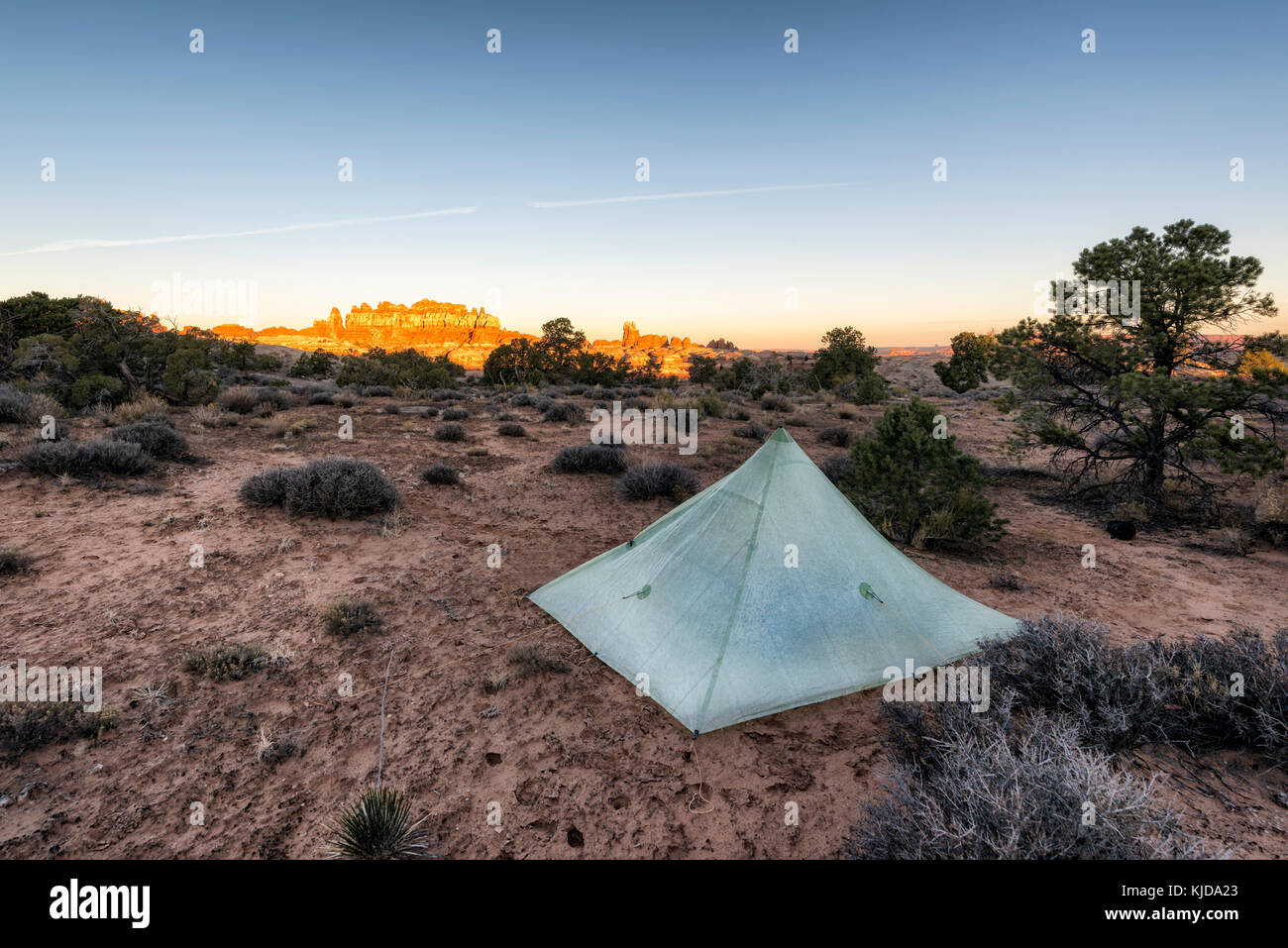 Tent in desert hi-res stock photography and images - Alamy