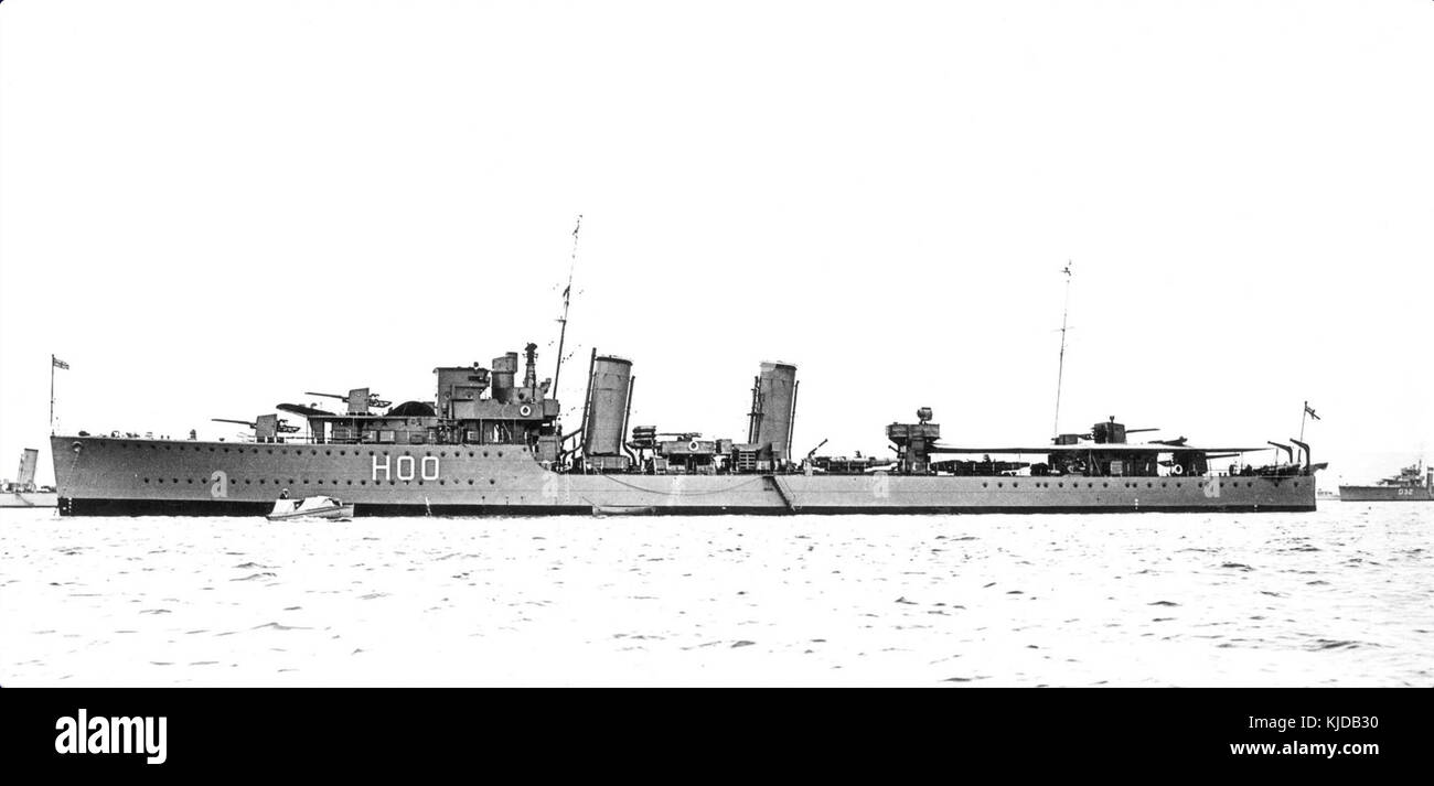 HMCS Restigouche (H00) IKMD 03977 Stock Photo - Alamy