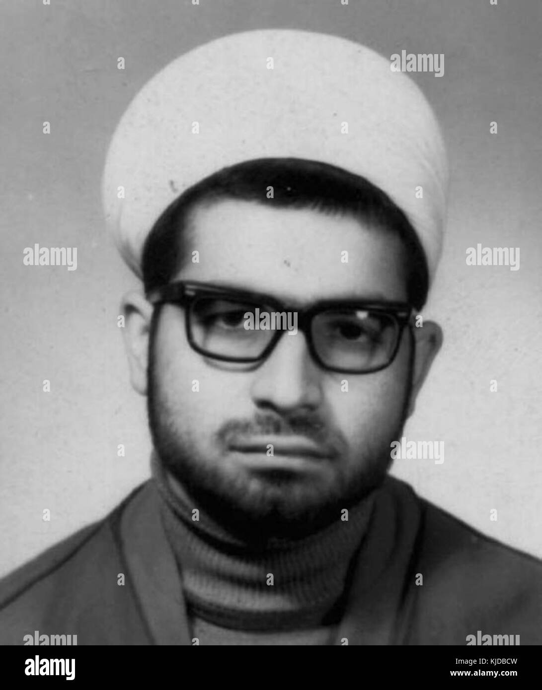 Clergy uniform hi-res stock photography and images - Alamy