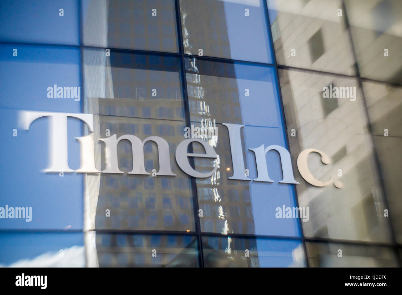 Magazine office headquarters hi-res stock photography and images - Alamy