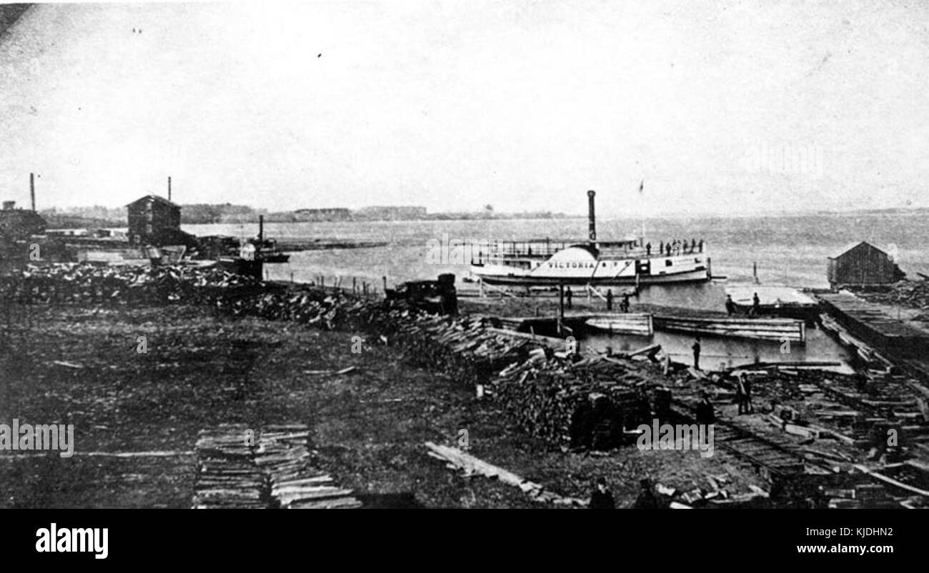 Port Perry lakeshore and docks Stock Photo - Alamy
