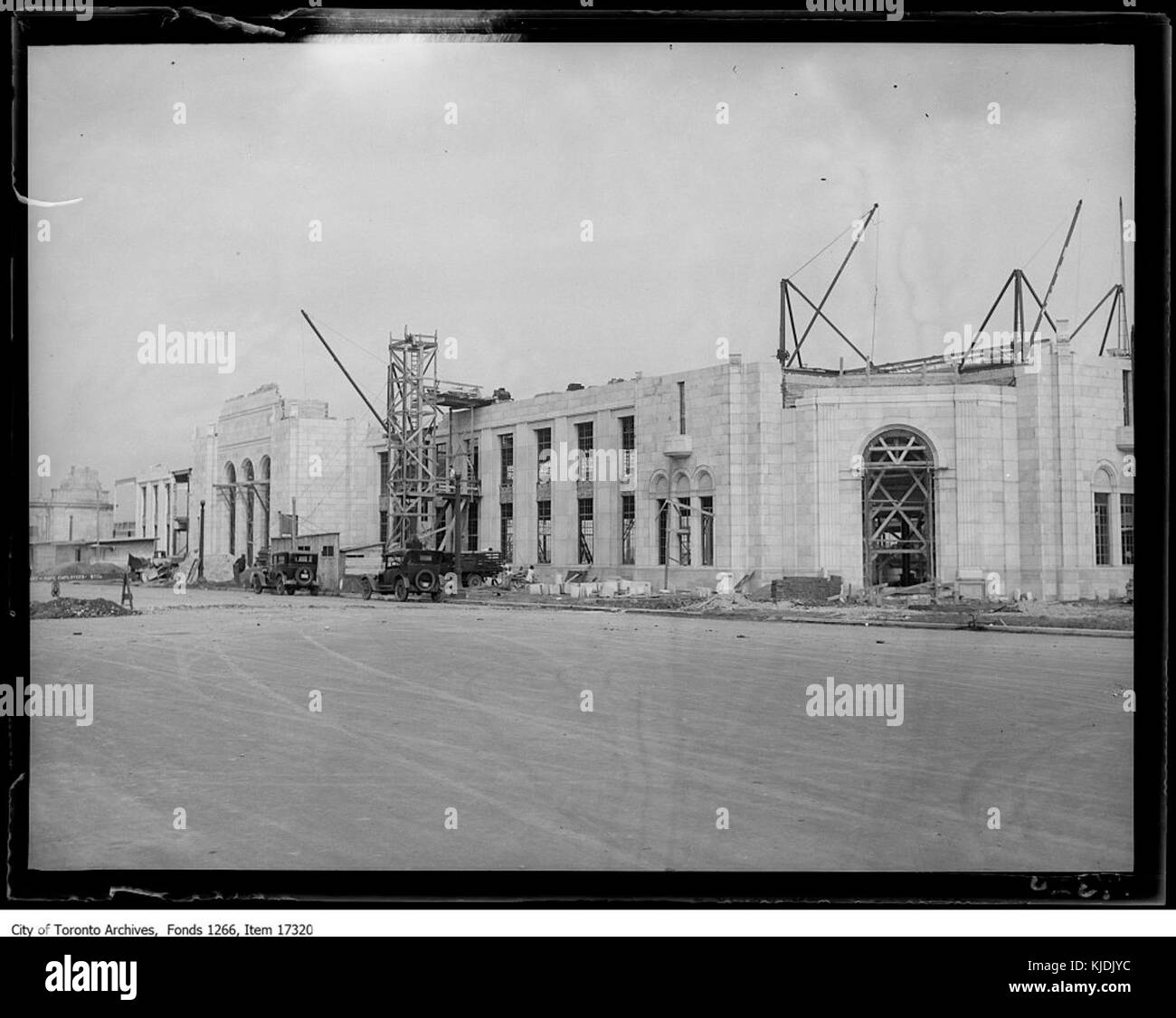 Automotive Building 1929 Northwest View Stock Photo - Alamy