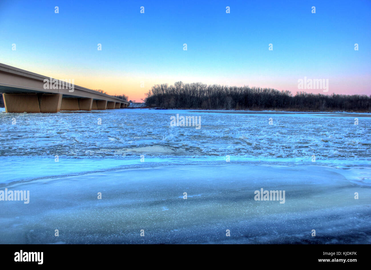 Gfp frozen wisconsin river Stock Photo - Alamy