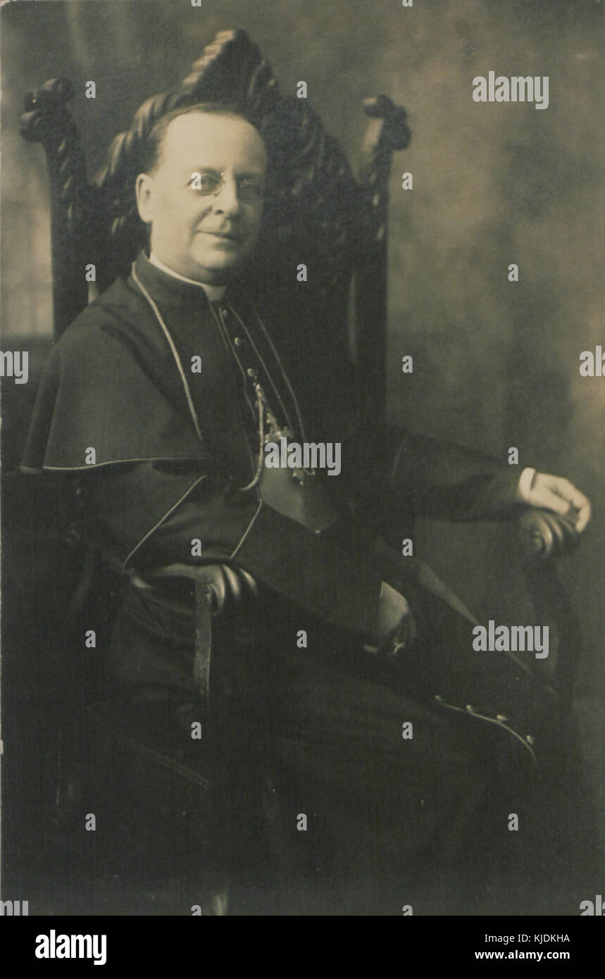 Church hierarchy portrait hi-res stock photography and images - Alamy