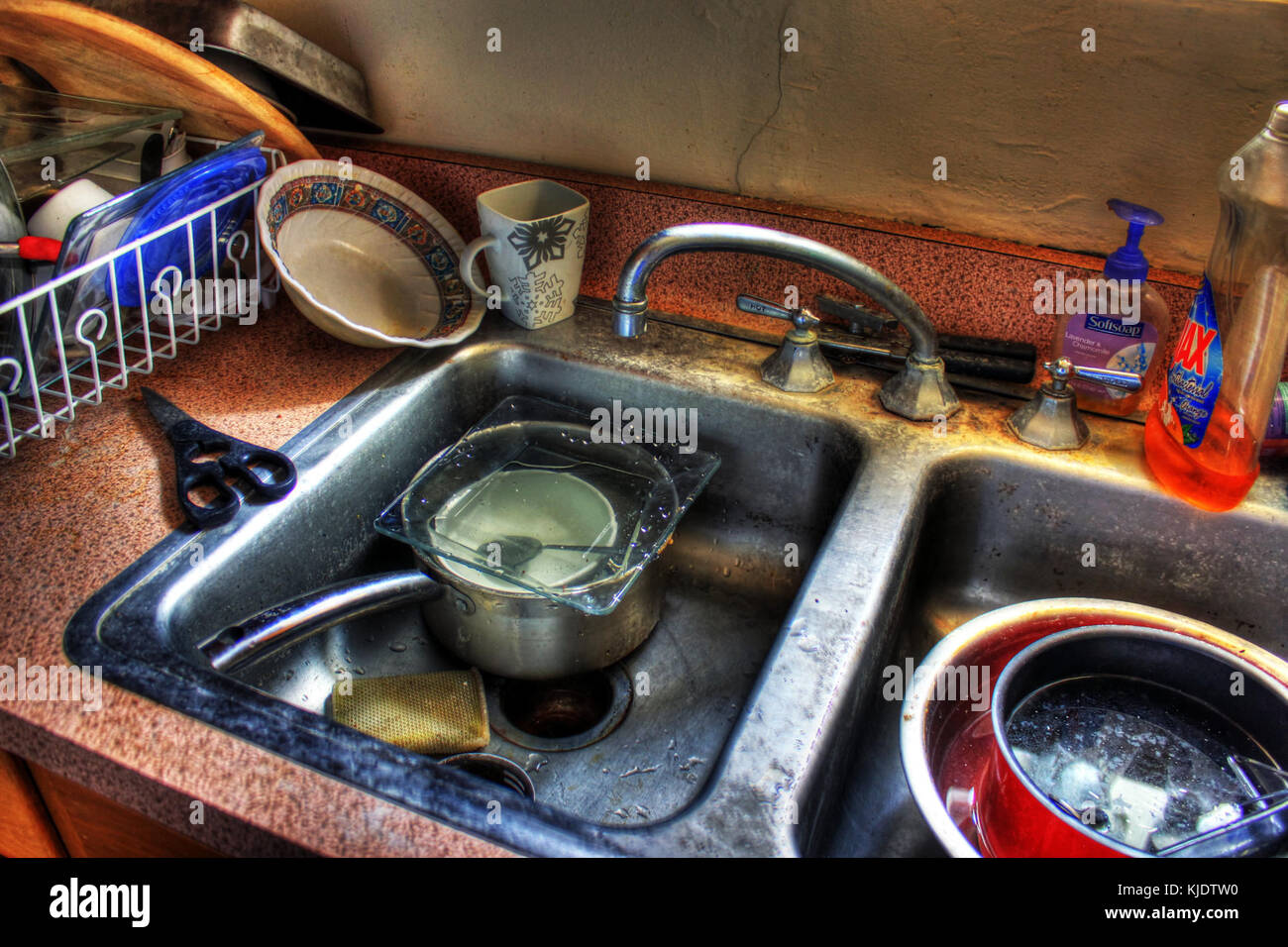 Nostalgic kitchen sink hi-res stock photography and images - Alamy