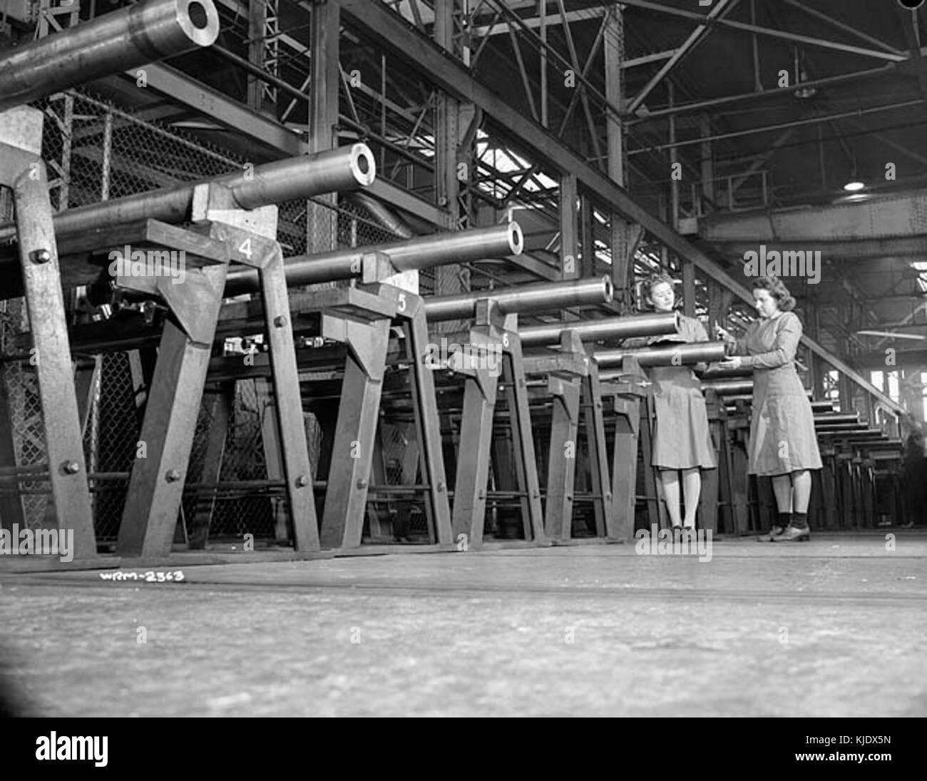 Women works war Black and White Stock Photos & Images - Alamy