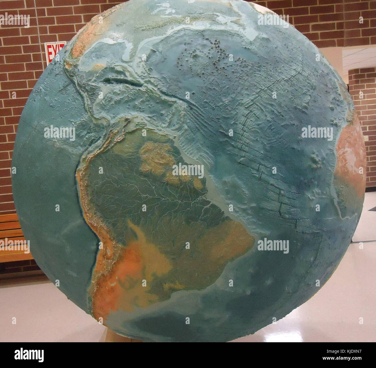 Spinning map hi-res stock photography and images - Alamy