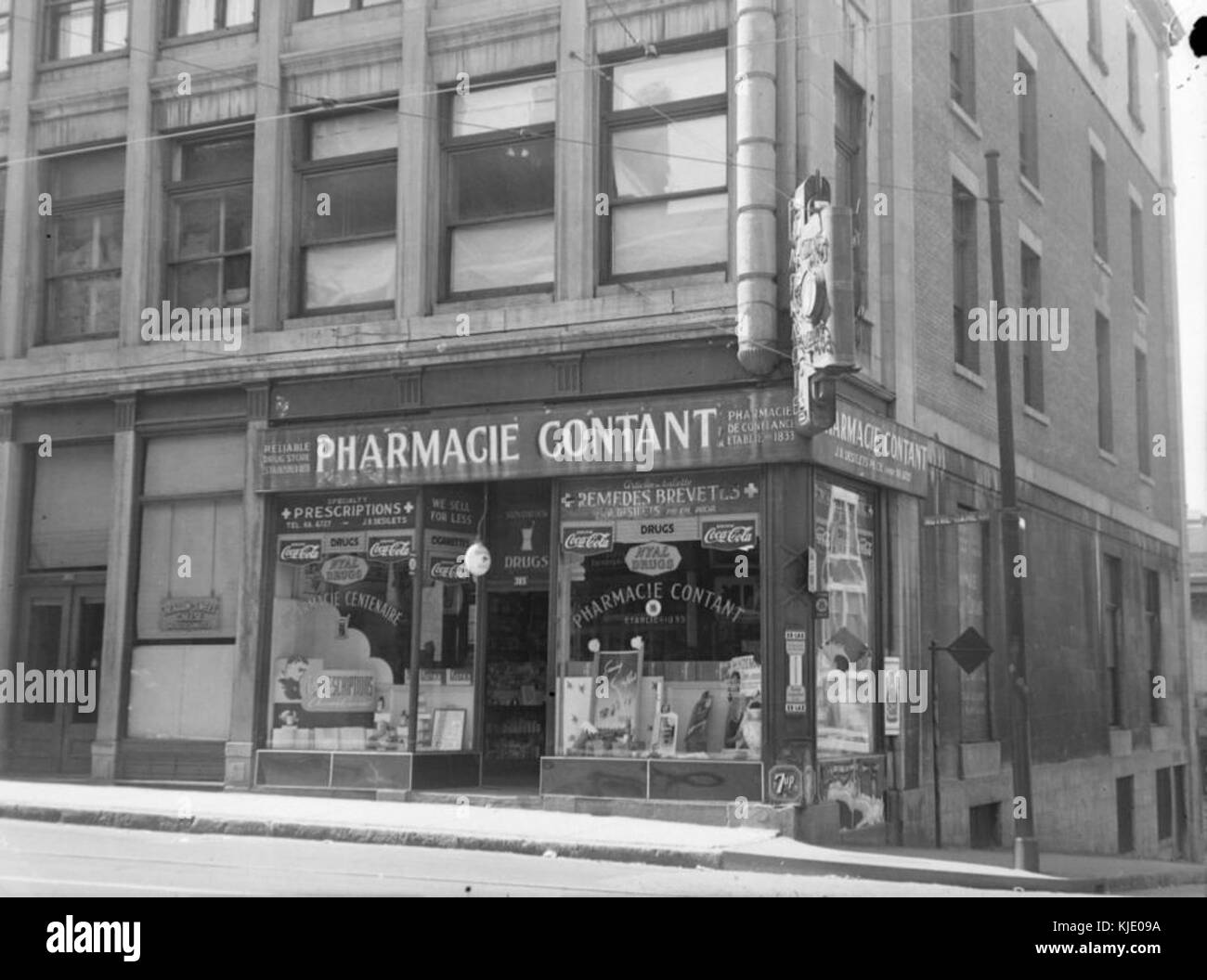 20th century pharmacy hi-res stock photography and images - Alamy
