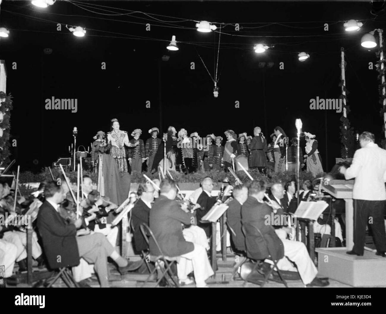 Classical opera barber seville hi-res stock photography and images - Alamy