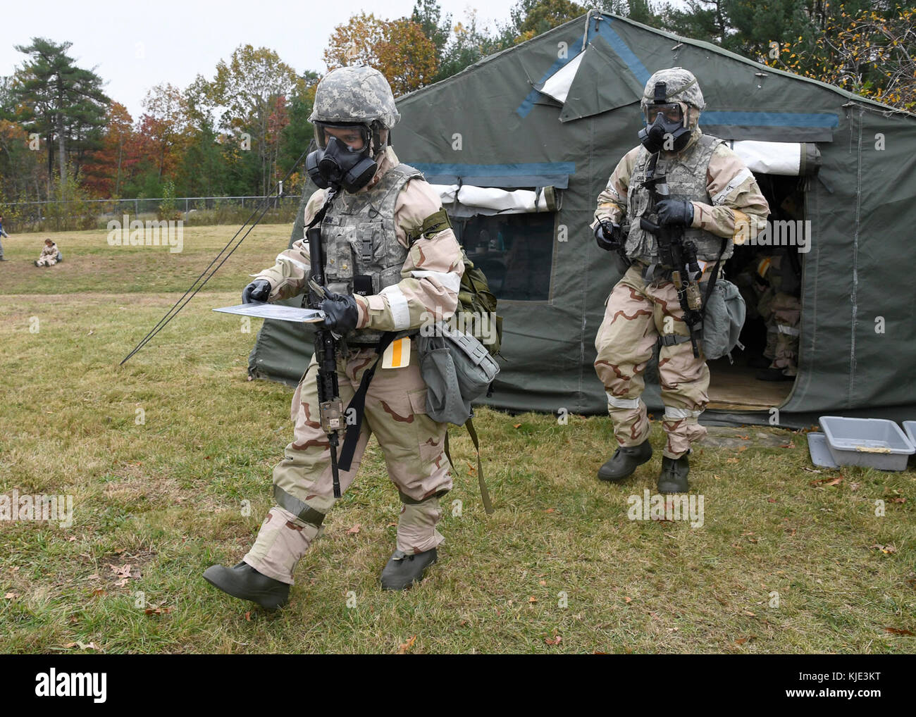 Airman 1st Class Derrick Bone, left, and Staff Sgt. Brandon Carpenter ...