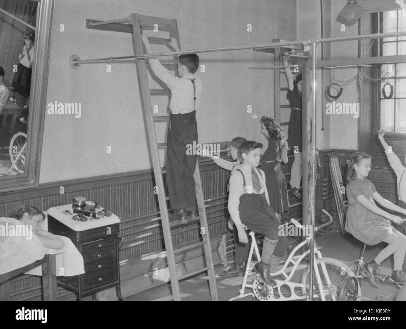 Crippled children hi-res stock photography and images - Alamy