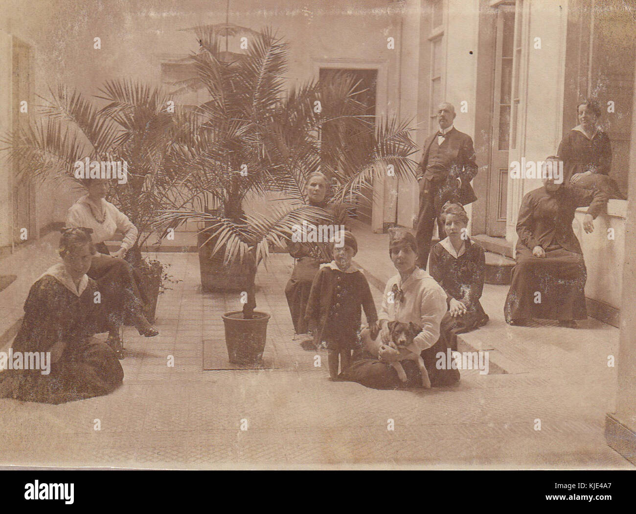 Pedro Nolasco Cruz Vergara y su familia Stock Photo - Alamy