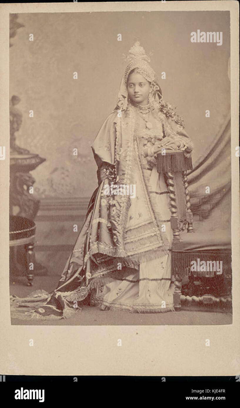 Portrait of a Hindu princess in costume Stock Photo - Alamy