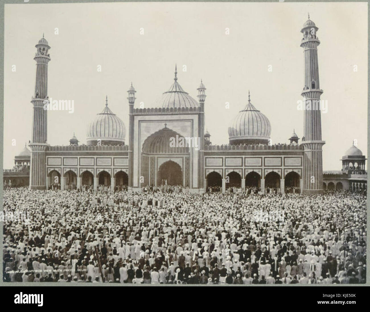 Muslim worshippers in Jama Mosque, Delhi in the 1890s Stock Photo - Alamy