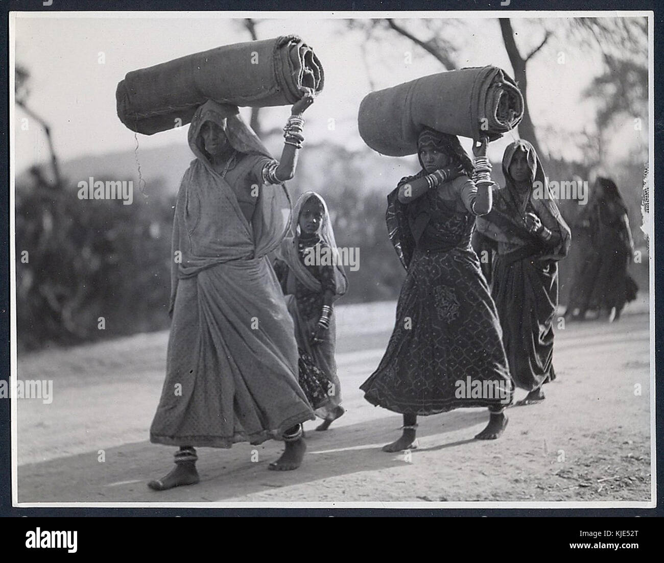 Women dress in 1930s hi-res stock photography and images - Alamy