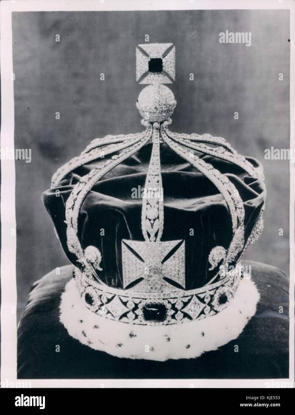 Imperial crown of india hi-res stock photography and images - Alamy