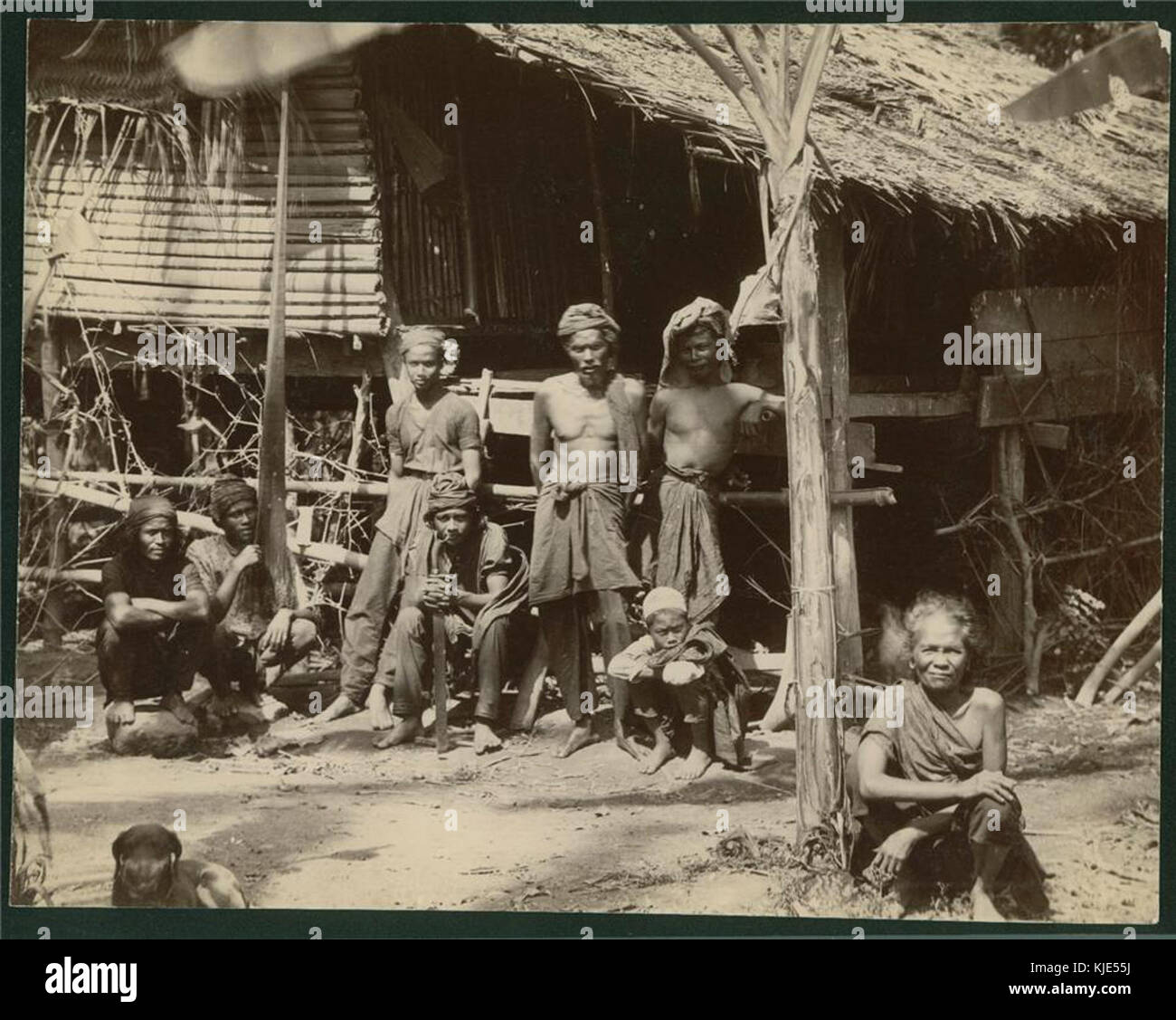 Photograph of a tribal family, Malwa in the 1890s Stock Photo - Alamy