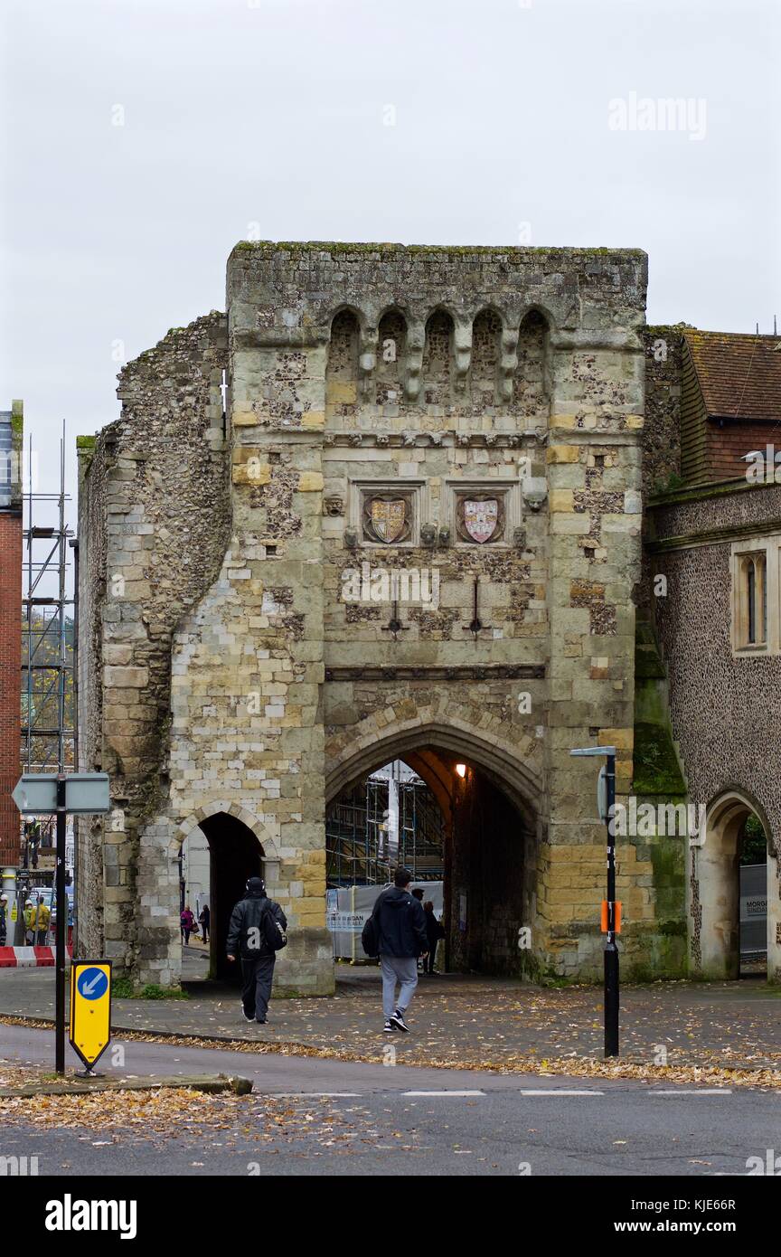 Winchester medieval gate hi-res stock photography and images - Alamy