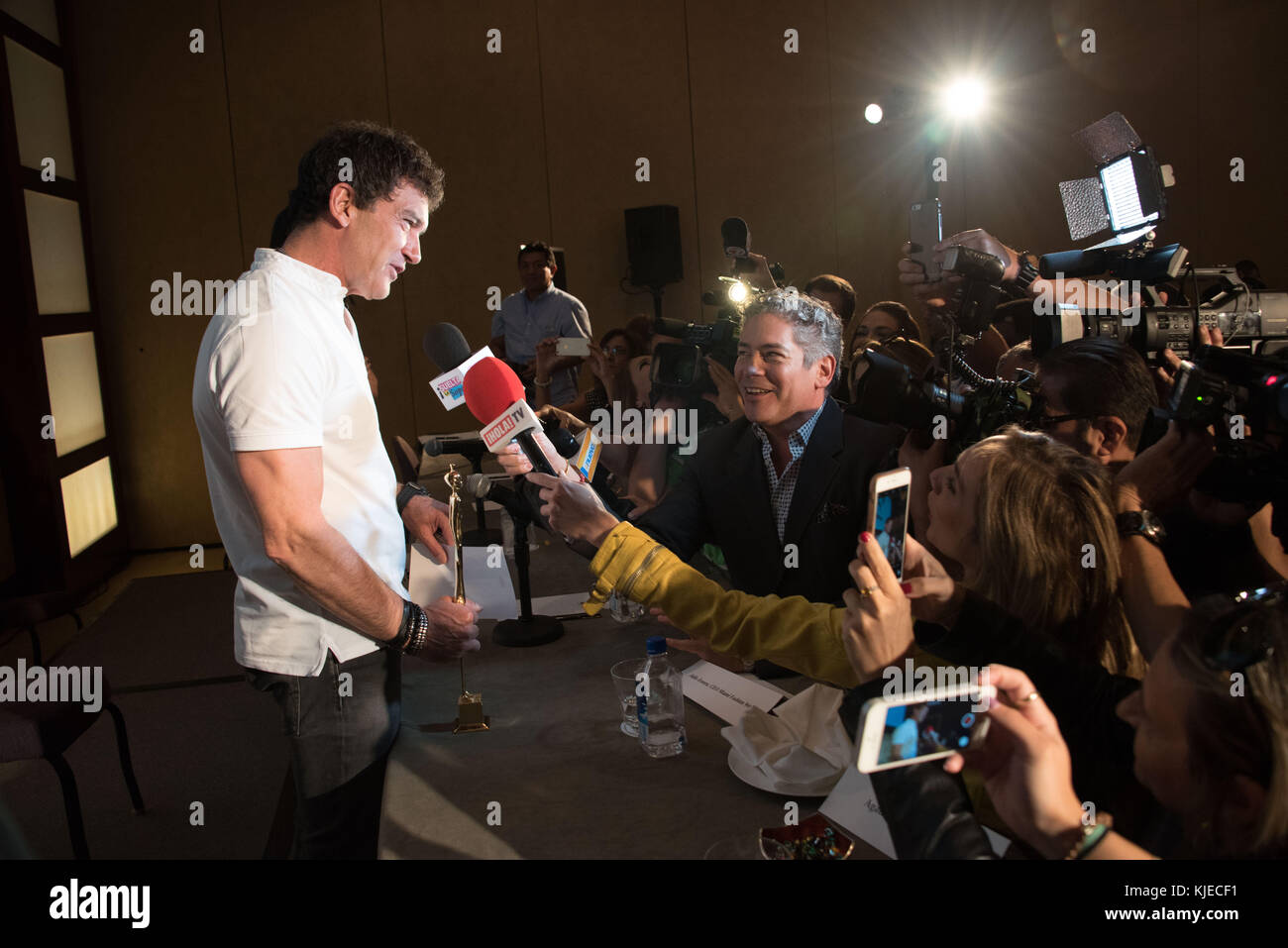MIAMI, FL - JUNE 01: Actor Antonio Banderas. José Antonio Domínguez ...