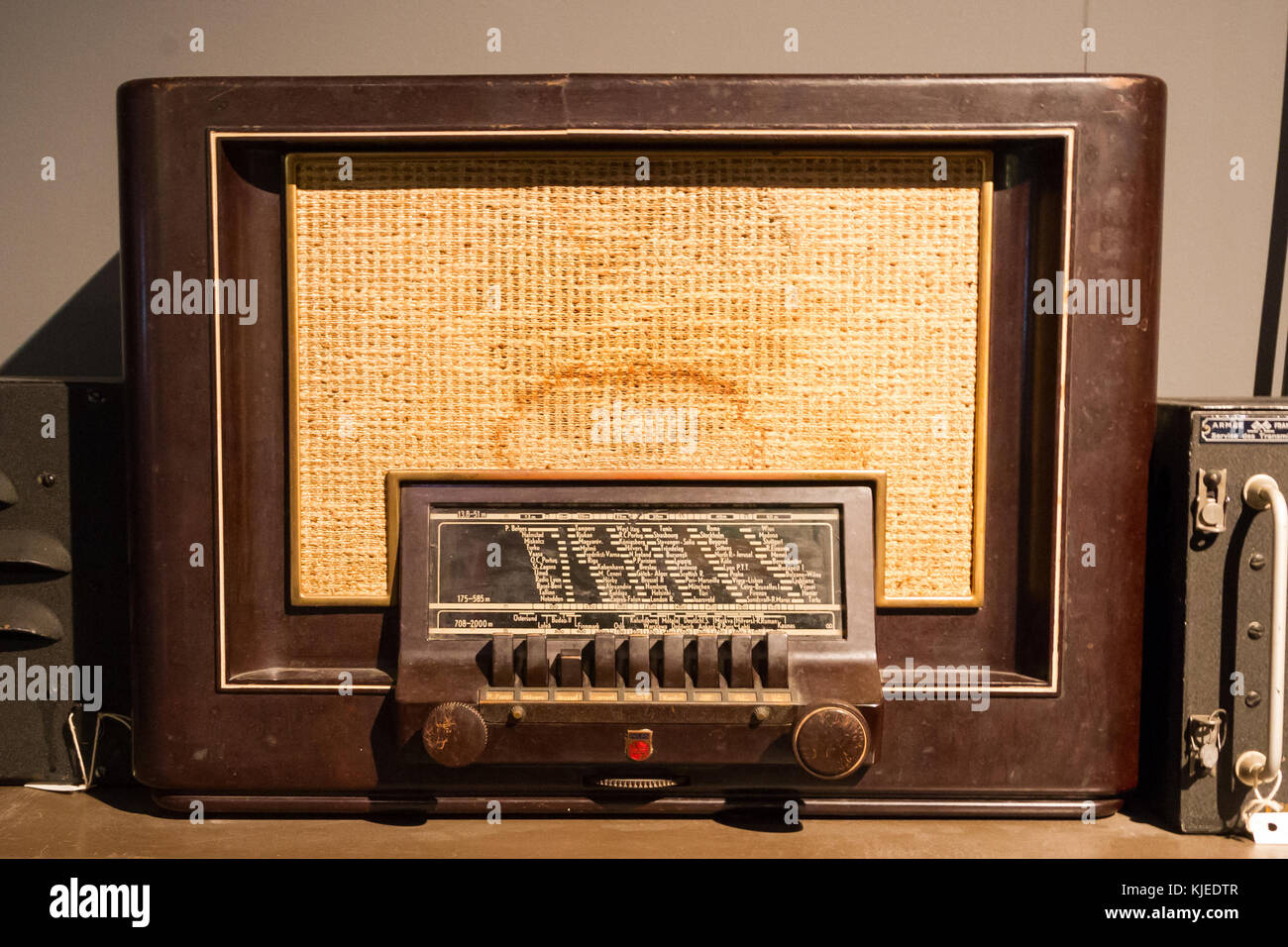 Old retro radio from the WW2 period Stock Photo - Alamy