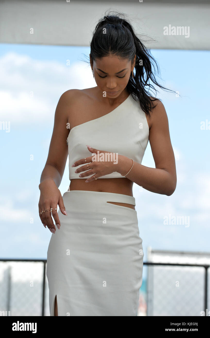 Iman model bikini hi-res stock photography and images - Alamy