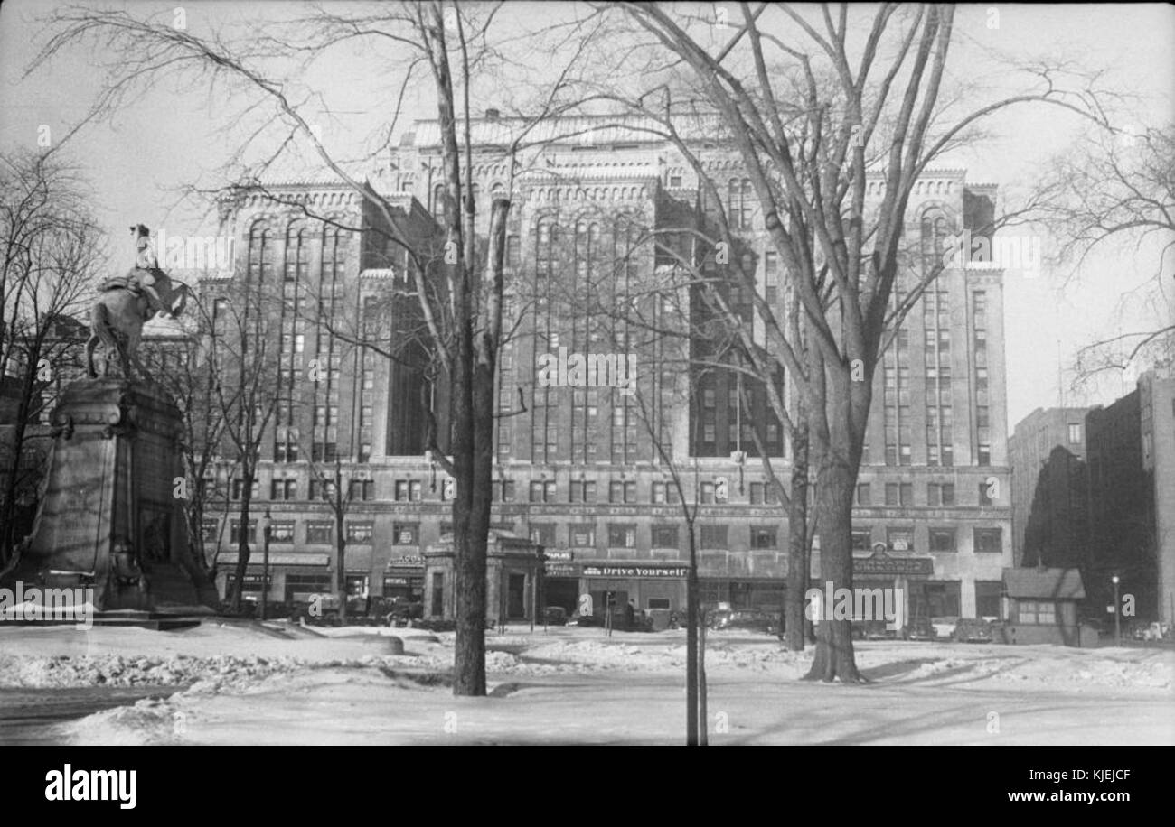 Dominion square Black and White Stock Photos & Images - Alamy