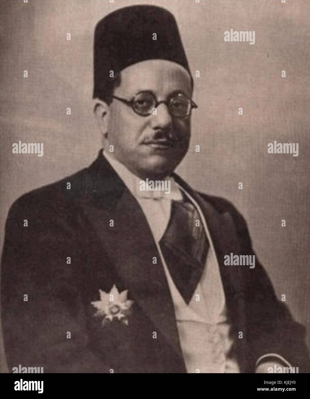 Makram hi-res stock photography and images - Alamy