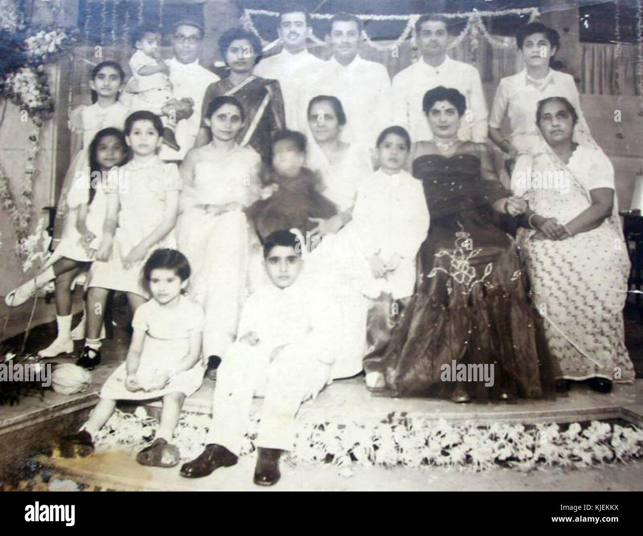 Group photograph of a Parsi family in India (1 Stock Photo - Alamy