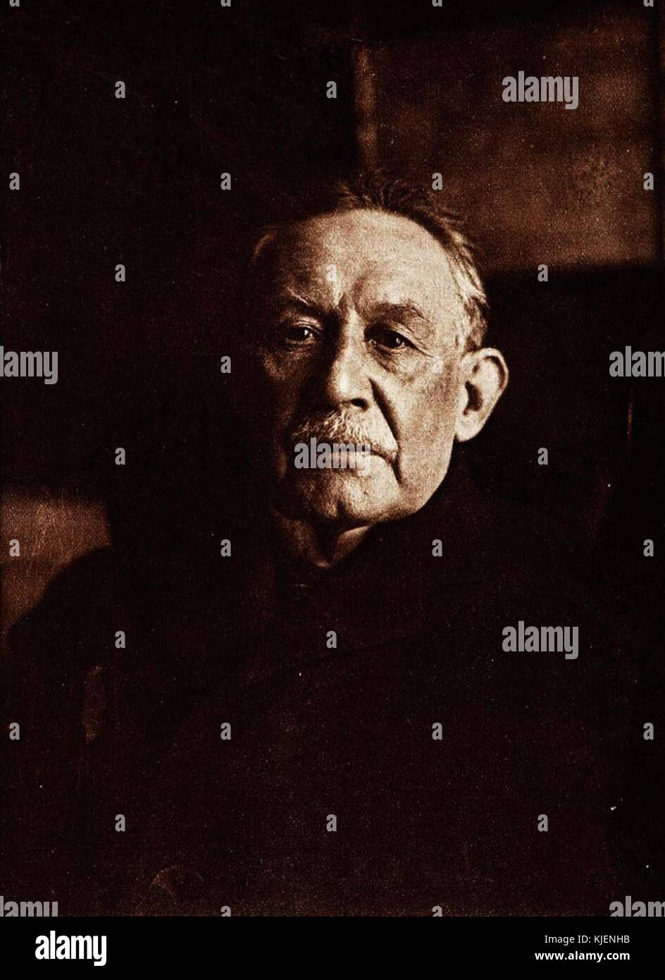 Gonzalo Bulnes en 1915 Stock Photo - Alamy