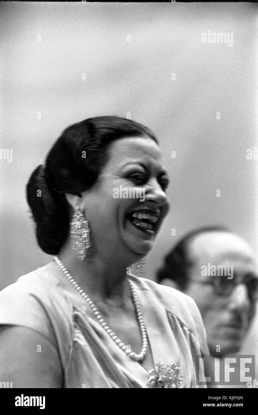 Umm Kulthum Stock Photos & Umm Kulthum Stock Images - Alamy