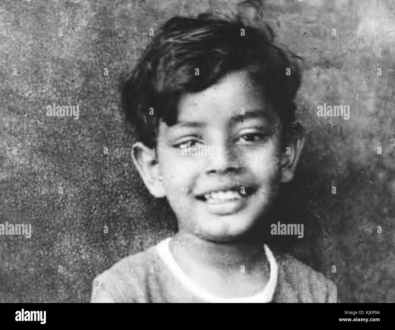 Satyajit ray pather panchali hi-res stock photography and images - Alamy