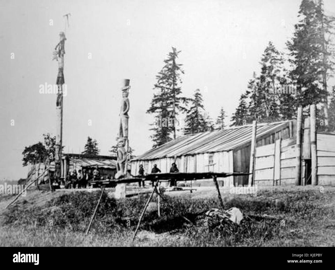 Vancouver island totem Black and White Stock Photos & Images - Alamy