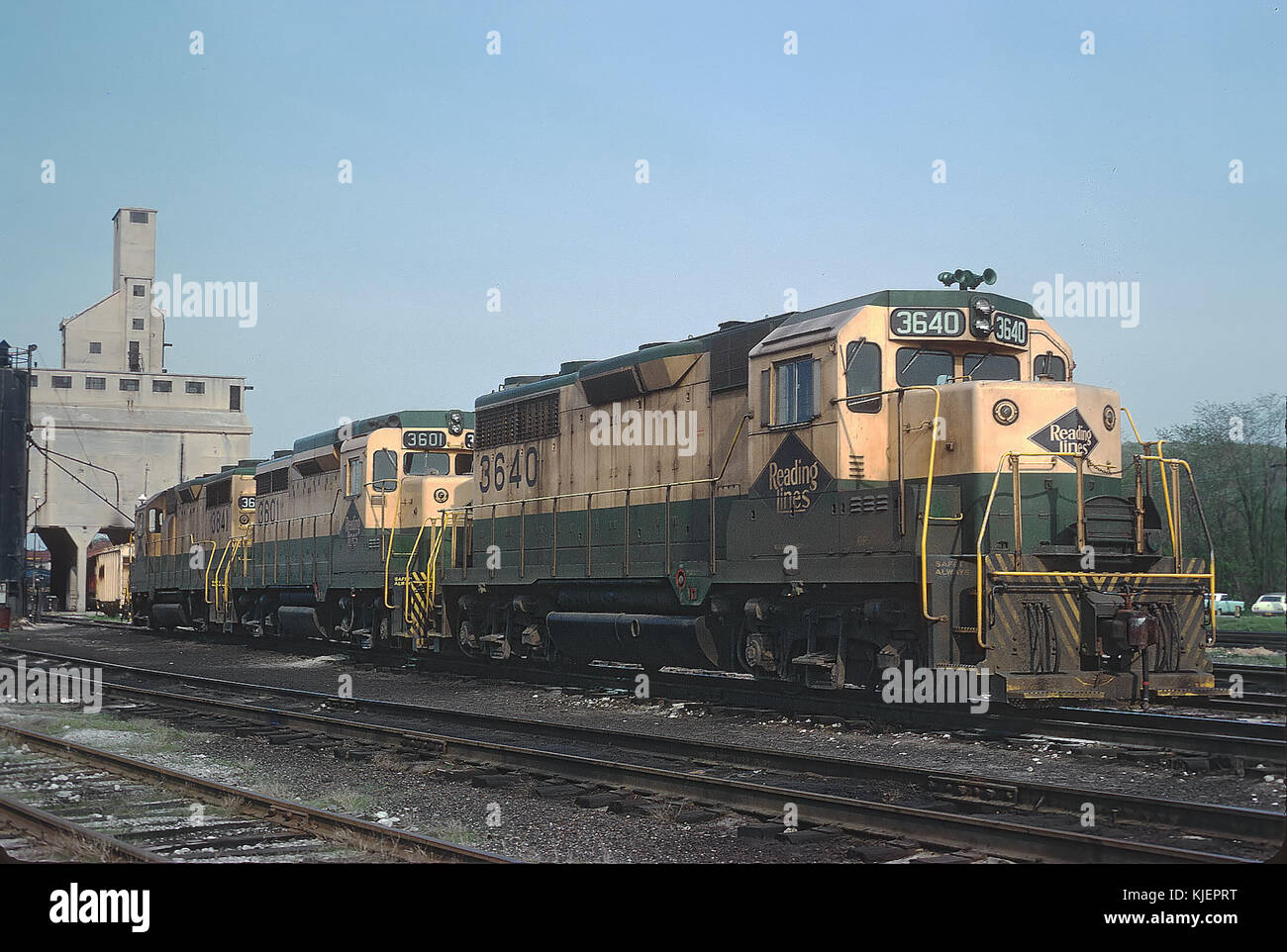 RDG 3640 (GP35) Rutherford Yard, Harrisburg, PA on May 10, 1970 (22258626238 Stock Photo - Alamy