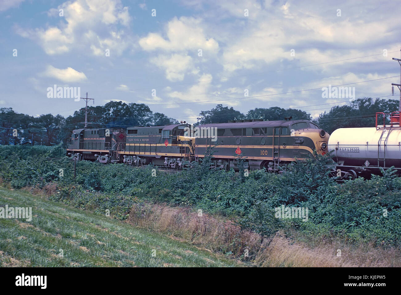 Toledo Peoria and Western 401, 600, and 100 (RS11, GP18, and F3A ...