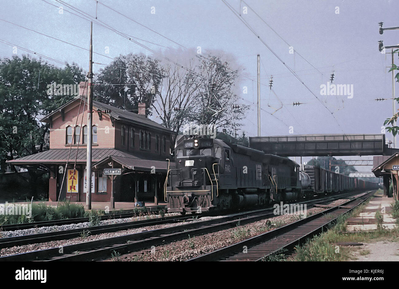 PC 6142 (SD45) passing Berwyn, PA station on August 16, 1970 (22492073972 Stock Photo - Alamy