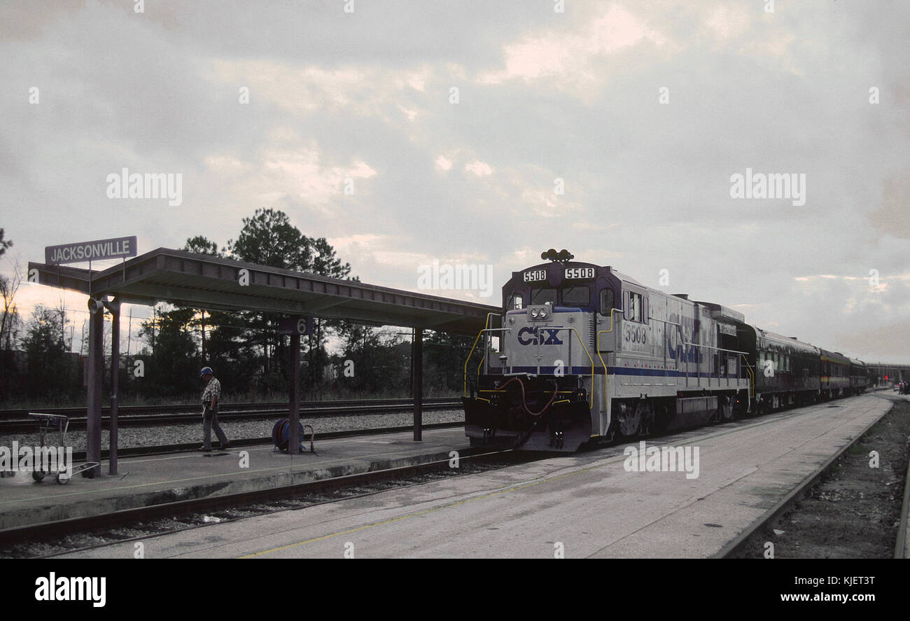 CSX 5508 ready to put office car on Silver Meteor atJacksonville, FL November 18, 1986 03 ...