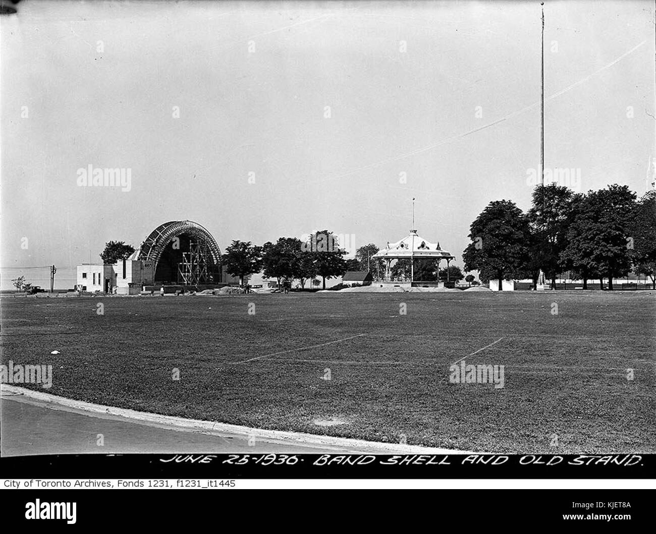 Bandshell Black and White Stock Photos & Images - Alamy