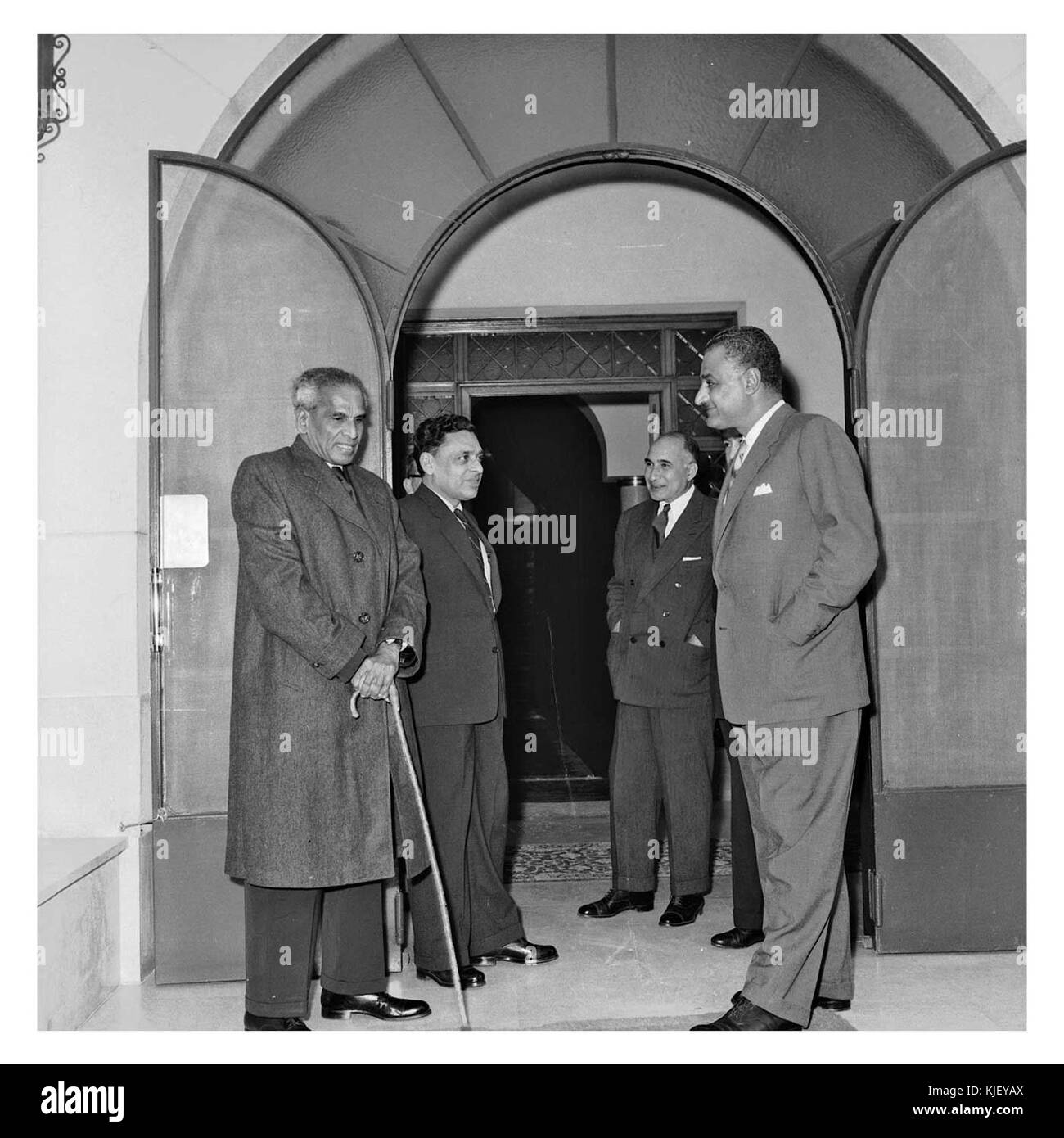 Nasser receiving Indian Defense Minister Krishna Menon and the Indian ...