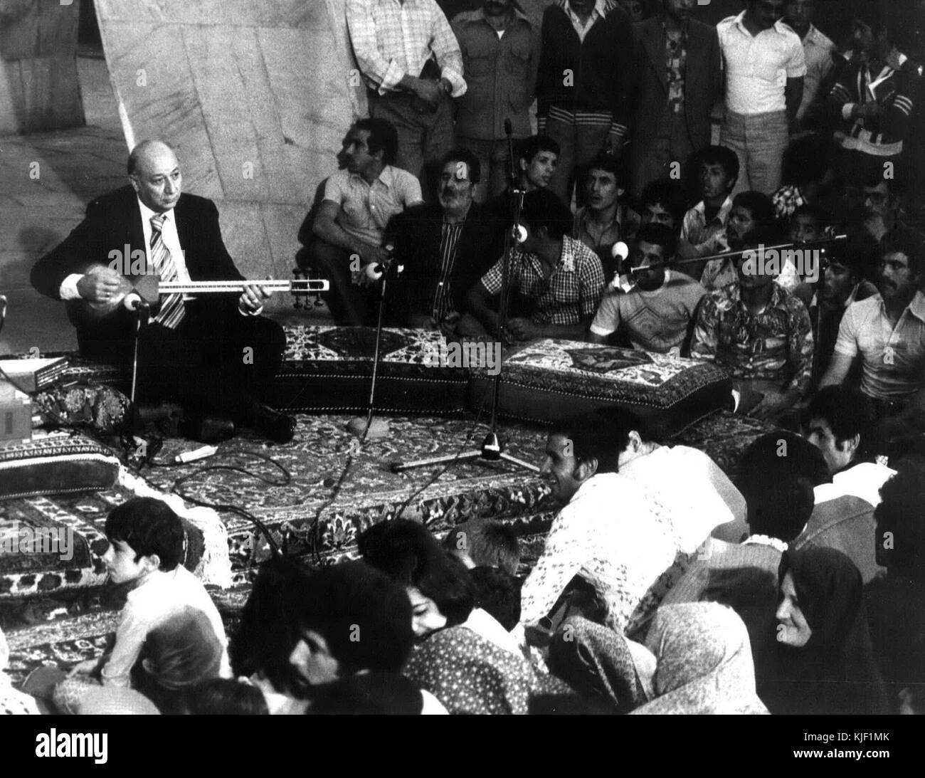 Jalil Shahnaz in Omar Khayyam Mausoleum Nishapur Stock Photo - Alamy