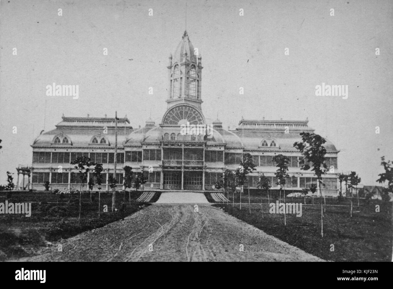 Crystal palace exhibition hall hi-res stock photography and images - Alamy