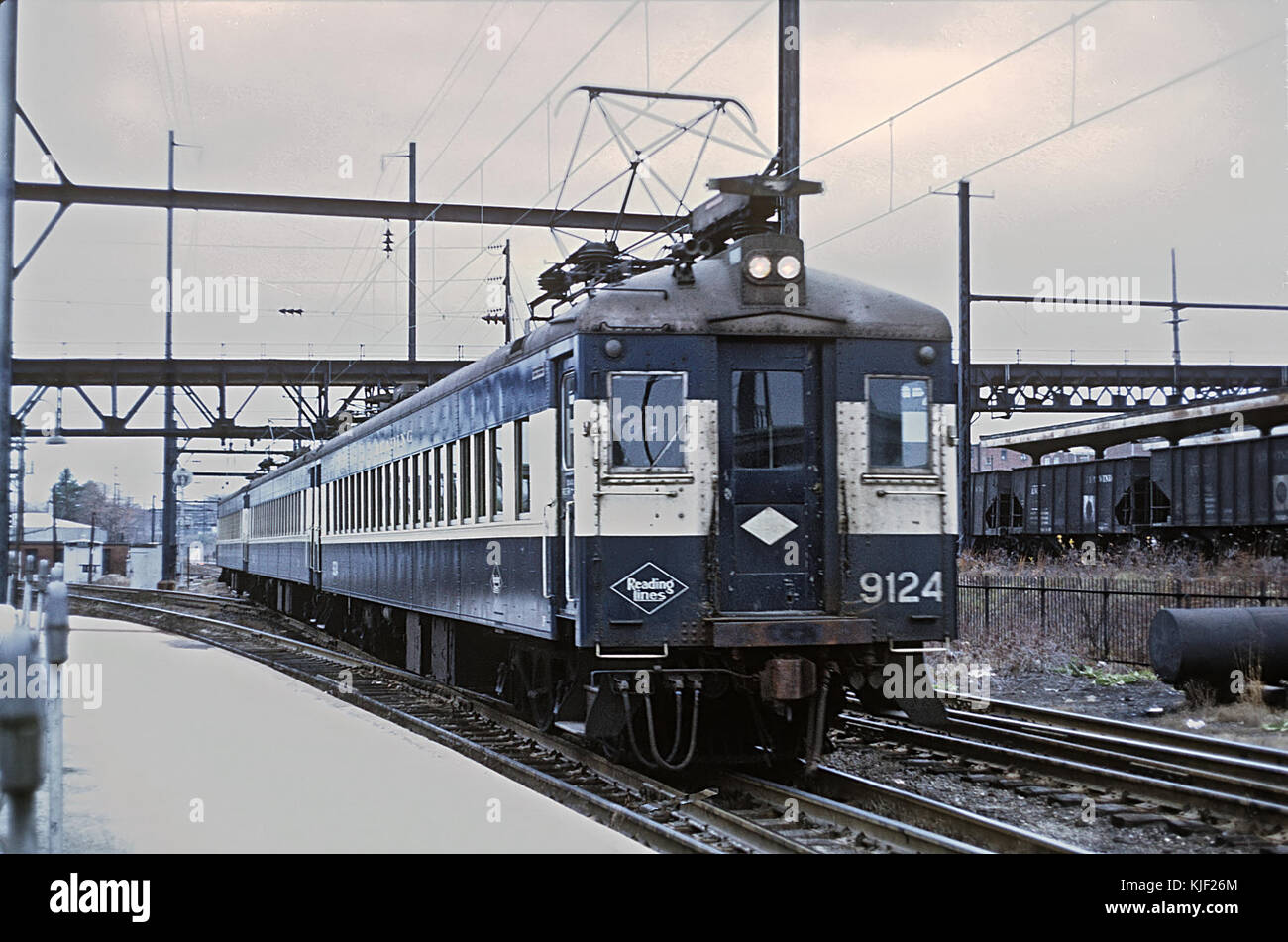 Reading 9124 arriving at Norristown, PA on November 30, 1968 ...