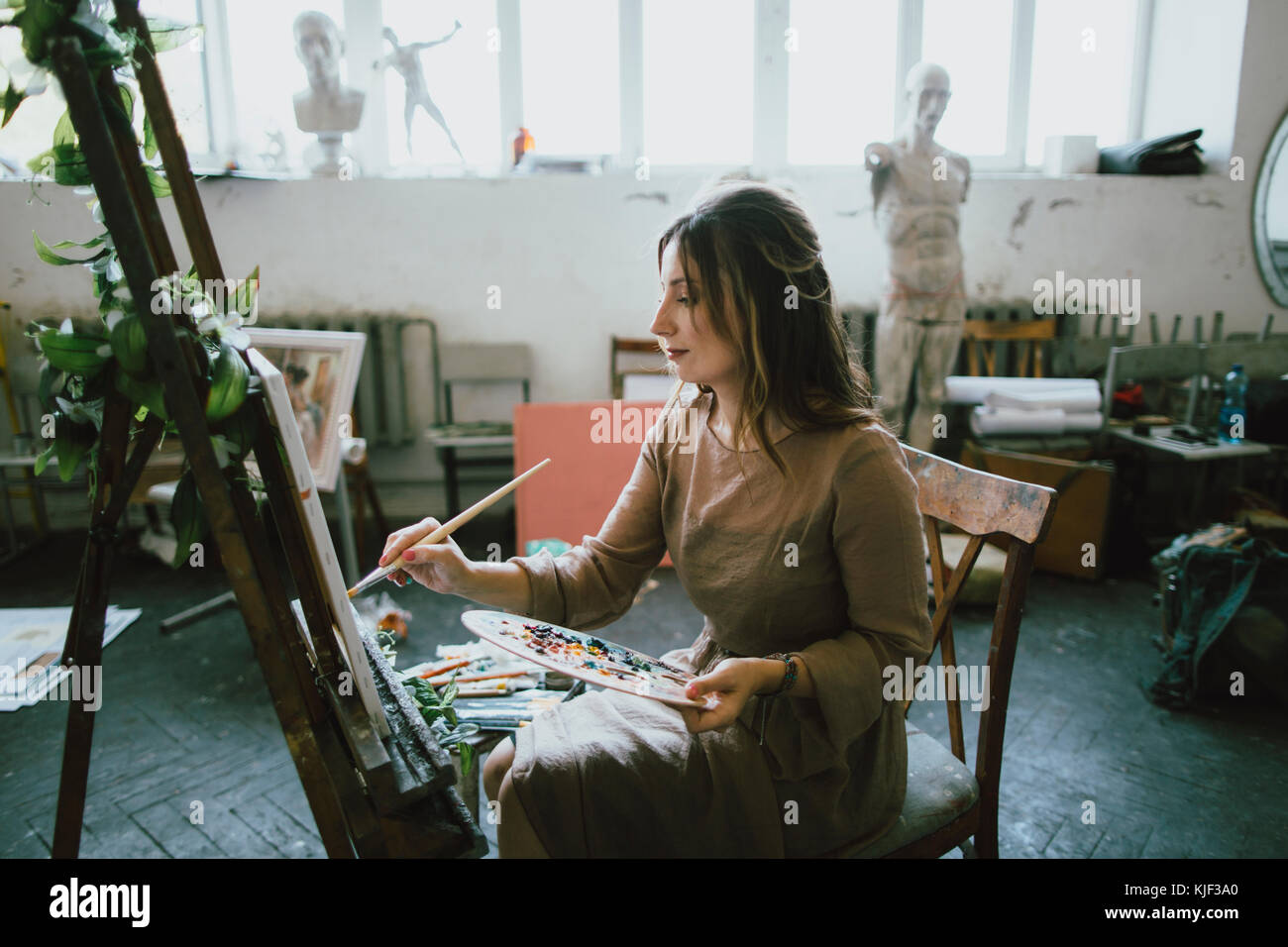 Serious artist canvas hi-res stock photography and images - Alamy