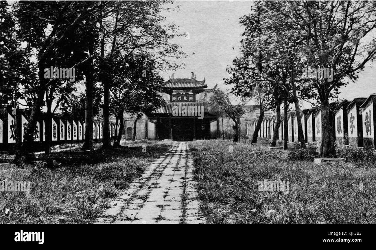 Chinese dragon city hall Black and White Stock Photos & Images - Alamy