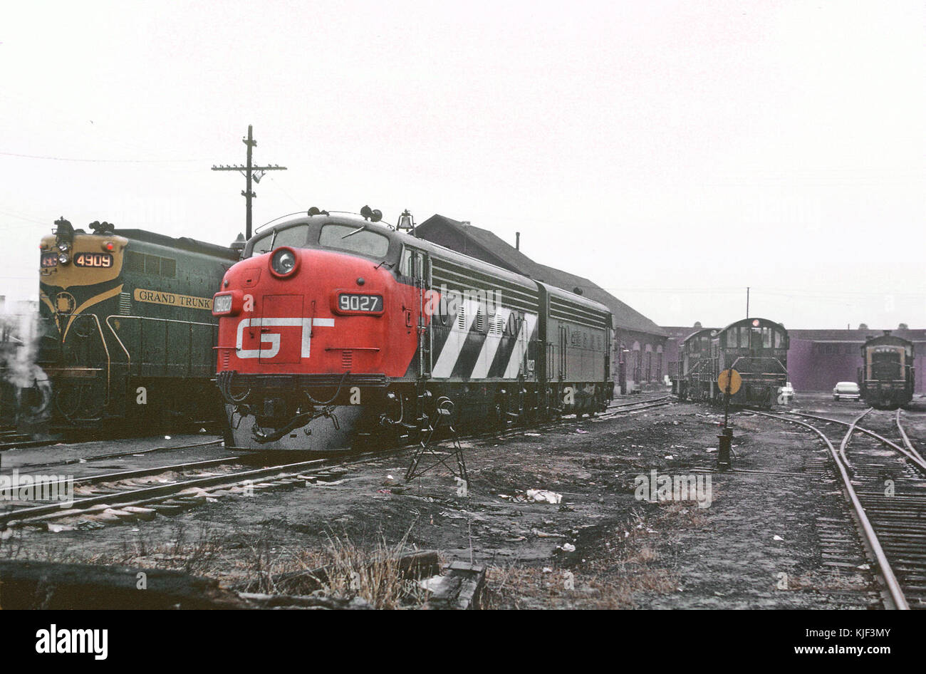 Grand Trunk Western F3 9027 and GP9 4909 at Elsdon Yard in Chicago in ...