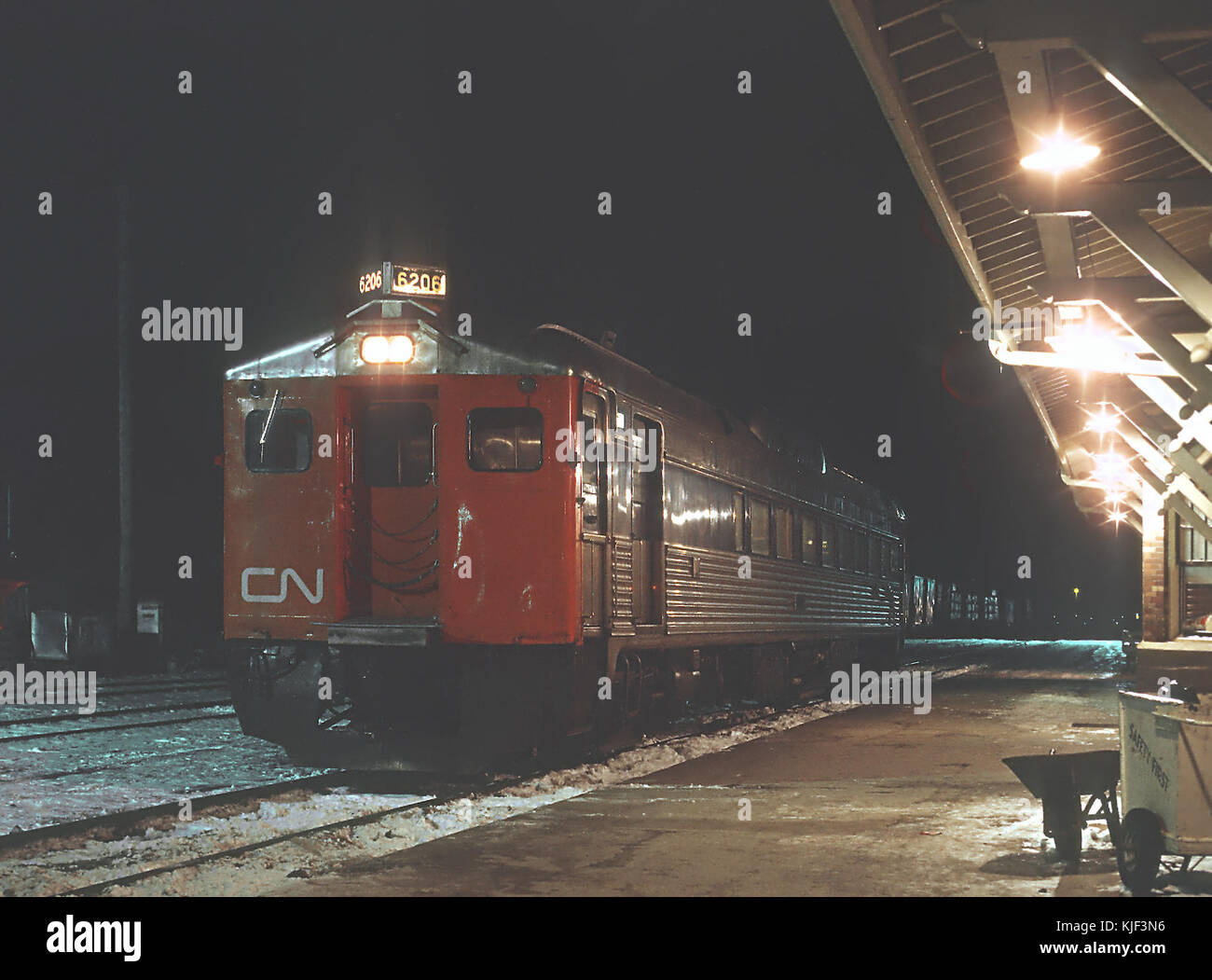 The CN RDC 6206 is a Canadian National Railway diesel multiple unit ...
