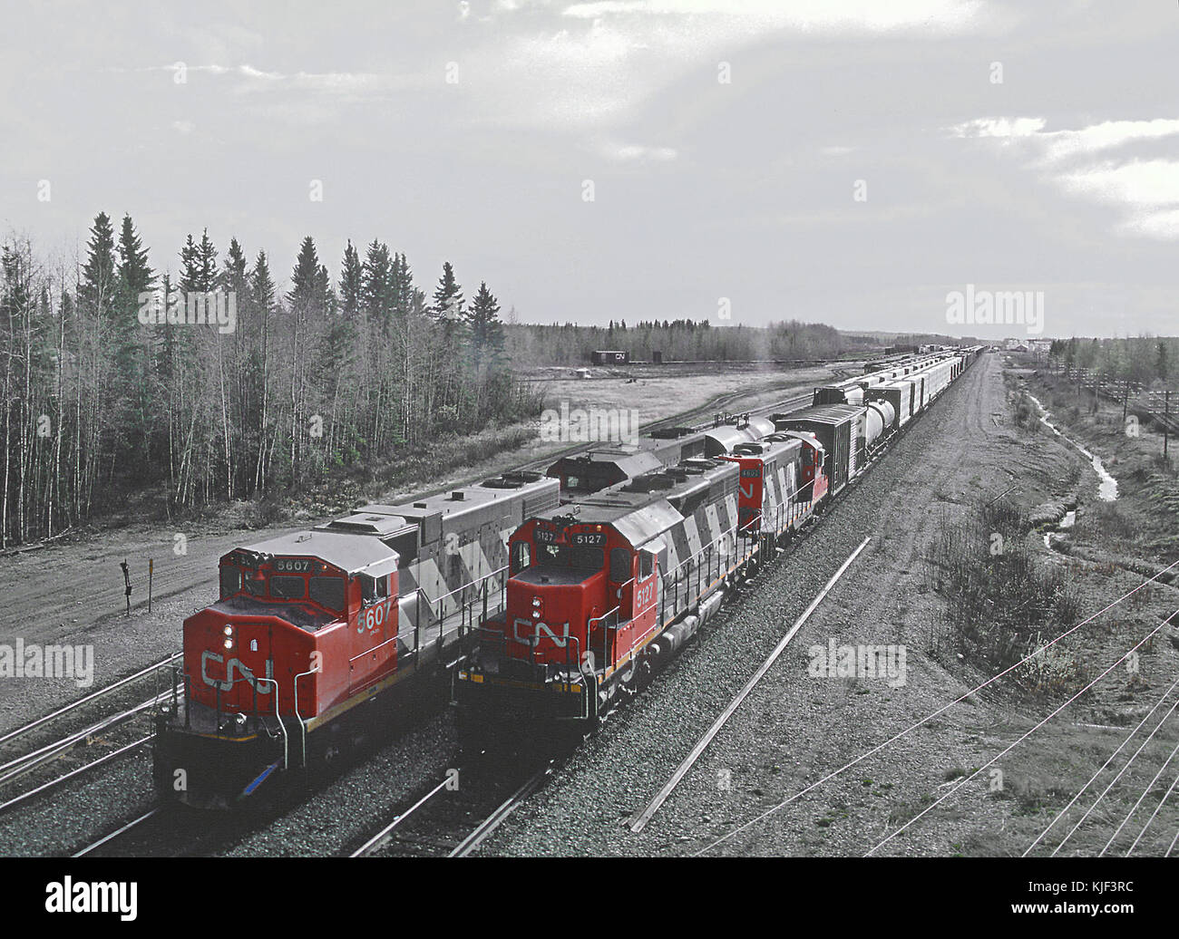 CN 5607 and 5127 at Edson, Alberta, Canada in May 1985 (29261459193 ...