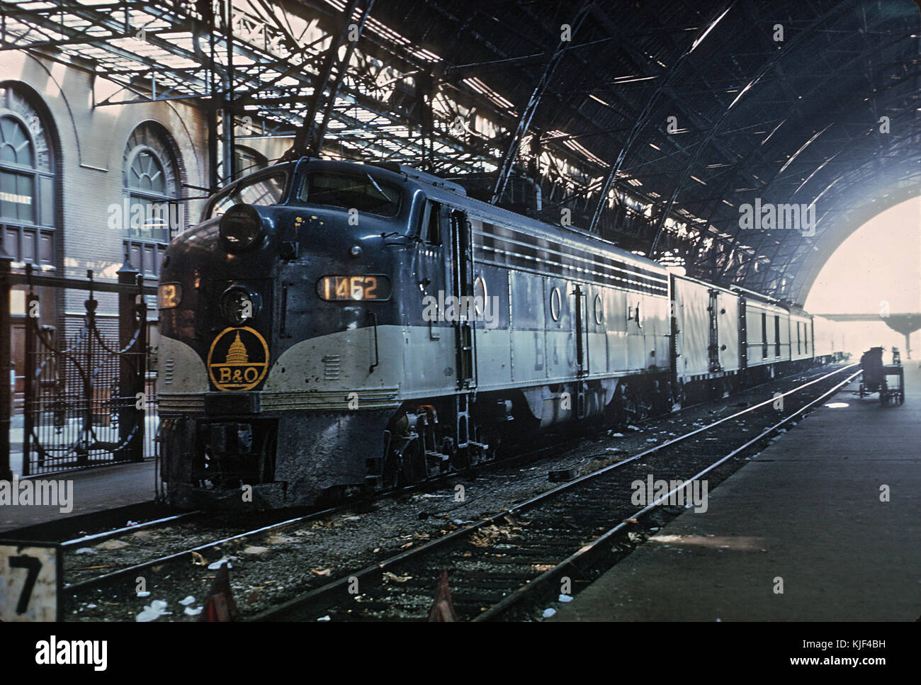 4 Photos at Grand Central Station Chicago by Roger Puta (26873429954 ...