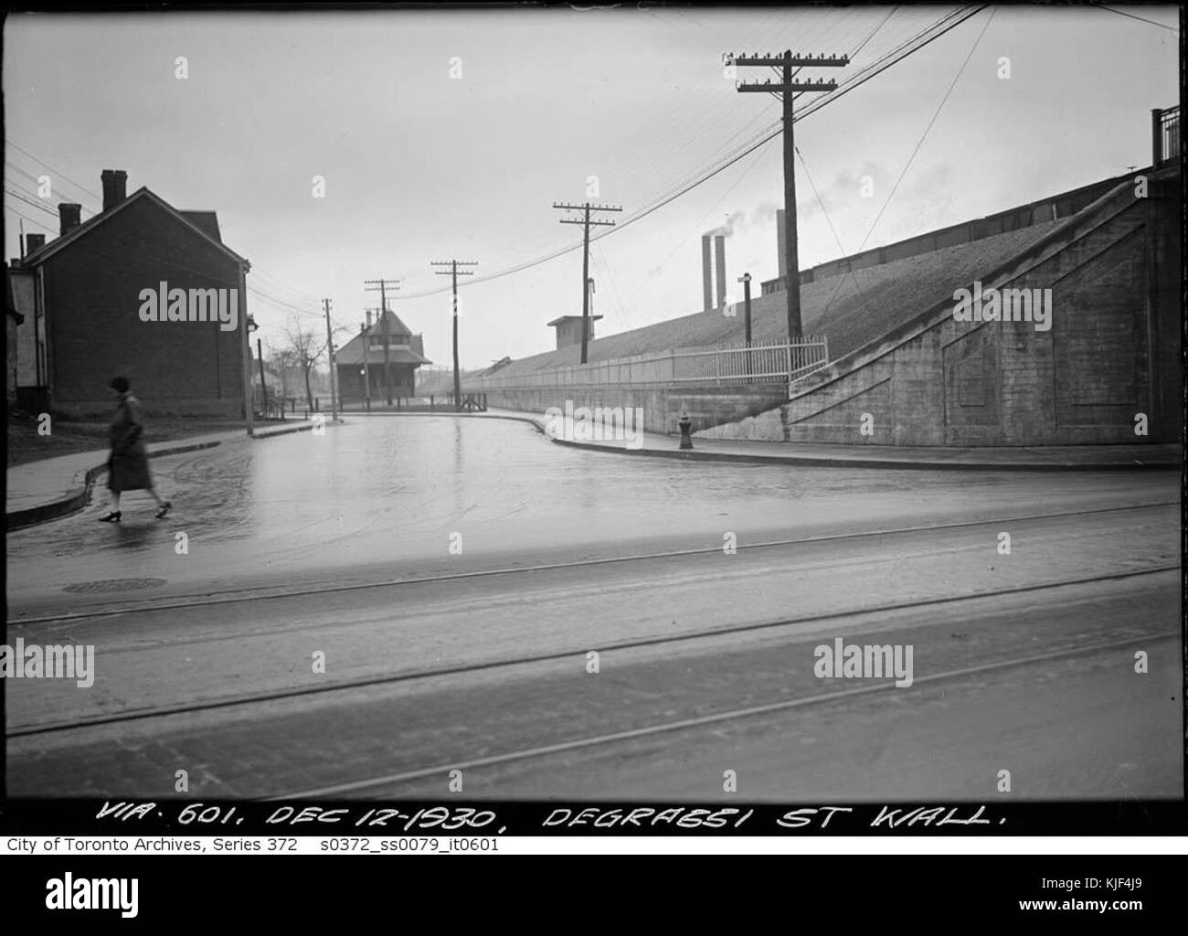 Riverdale Station Degrassi St wall s0372 ss0079 it0601 Stock Photo - Alamy