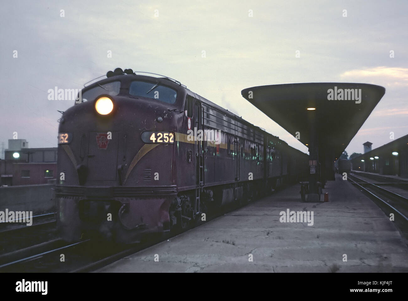 PRR 4252 with Train 86, The Buckeye at Dayton Ohio Union Station on ...