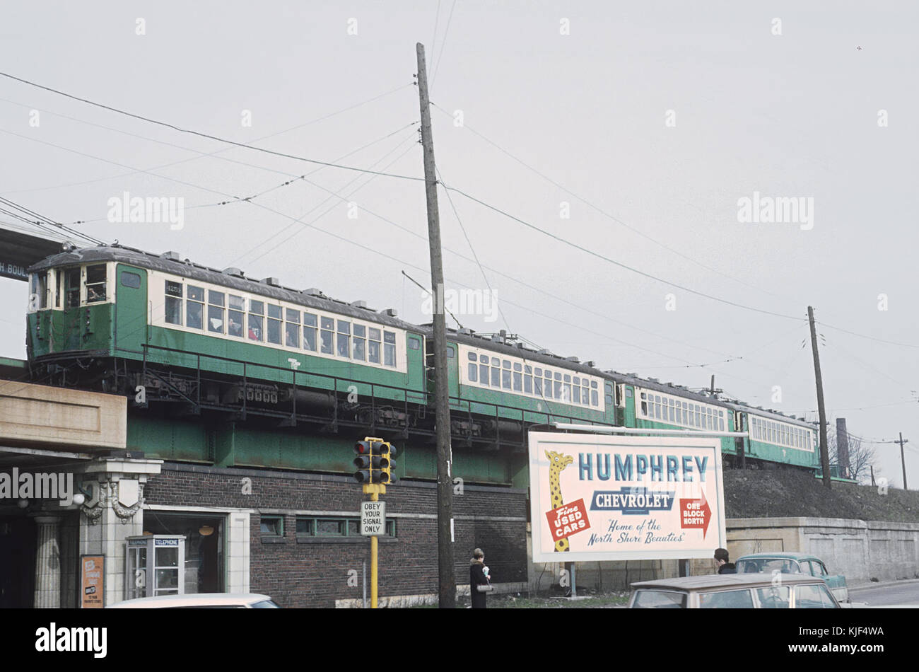 CTA Evanston Express Northbound putting up trolley pole (2nd car from ...